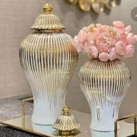 China Decorative Ceramic Ginger Jar with Gold Lines for sale