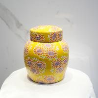 China Wholesale Ceramic Urn with Daisy Inspired Floral Motif for sale