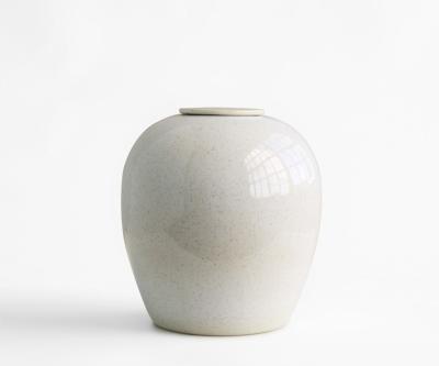 China Modern White Ceramic Cremation Urn with Gold Birds for sale