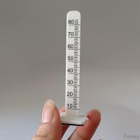 China White 8cm Self Leveling Pins Bright Easy To Read Flexible Level Pegs For Concrete for sale