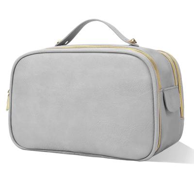 China OEM Large Travel Toiletry Makeup Bag for Women PU Water Resistant Tote 500pcs MOQ for sale
