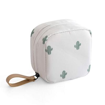 China Custom Polyester Travel Cosmetic Makeup Bag Waterproof Toiletry Organizer 500 Pcs MOQ for sale