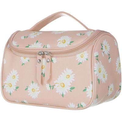 China PU Large Makeup Bag Organizer Zipper Pouch 500 Piece MOQ Waterproof Travel Toiletry Case for sale