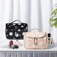 China PU Large Makeup Bag Organizer Zipper Pouch 500 Piece MOQ Waterproof Travel Toiletry Case for sale