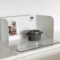 China Metal Folding Eco-Friendly Modern Oil Splash Baffle Kitchen Cooking Frying Protector Panels Gas Stove Plate Shield Anti Splatter for sale