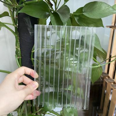 China 5mm Clear Twin Wall Polycarbonate Hollow Sheet with 50 Micron UV Coating - 2.1m Width, 90% Light Transmission for sale