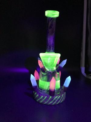 China 10 Inch Glow in Dark Glass Water Pipe Hookah Heavy Borosilicate Bong with Ice Catcher 22cm for sale