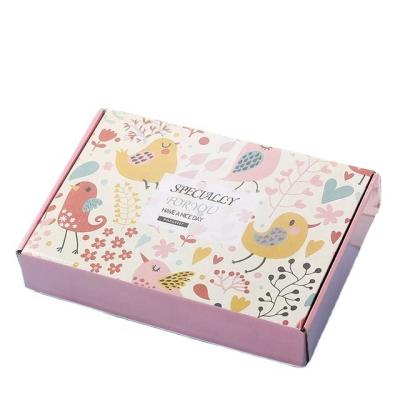 China Custom 1.5mm Corrugated Paper Clothing Boxes 250gsm Art Paper Packaging for sale
