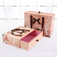China Custom 900gsm Rigid Board 1.5mm CMYK Gift Box for Birthday Packaging for sale