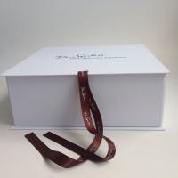 China Foldable Rigid Cardboard 1.5mm 900GSM Christmas Gift Box Full White for sale