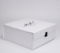 China Folding Magnetic 185g fancy paper White Packaging Box For Apparel for sale