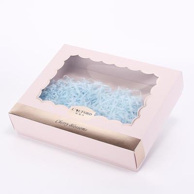 China Custom Kraft Paper C1S Pink Gift Box 80gsm 350gsm for Clothing Packaging for sale