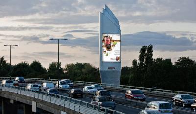 China Waterproof Full Color LED Screen 6500nit Outdoor LED Advertising Screen for sale