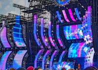 China Waterproof IP65 4500cd P4 Stage Rental LED Display Outdoor Aluminum Die Casting 500x1000mm for sale