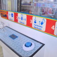 China Mini Key Master Prize Vending Machine Newest Design Push Win Gift Game Machine 9 Hole for sale