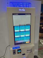 China 24 Hours Self Service Lipsticks Vending Machines Stand Alone With 32