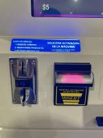 China Bar Outdoor Touch Screen Automatic Cigarette Vending Machine With Coin And Bill Acceptor for sale