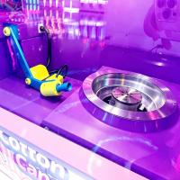 China Robot Cotton Candy Automatic Vending Machine Metal Plate Absorption Cooling System QR Code/Token Acceptance Coin/Bill/Credit for sale