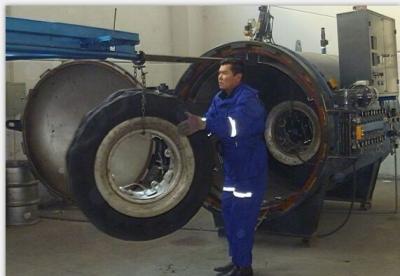China 10mm Thickness Retread Vulcanization Truck Tire Autoclave | 0.6-3.0 MPa Pressure | 150-220℃ Temperature Range for sale