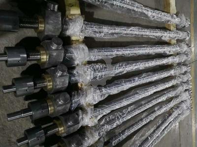 China Self Reversing Trapezoidal Lead Screw Precision Mirror Polishing 100 Mm–26000 Mm for sale