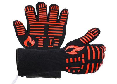 China Comfortable Heat Resistant Work Gloves Black Line Red Silicone OEM Design for sale