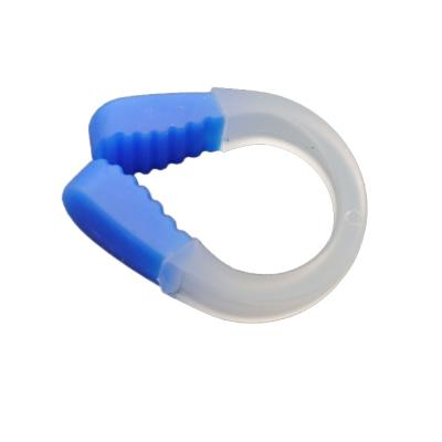 China Non-Slip Waterproof Swimming Nose Clip 3cm x 2.2cm Silicone in 5 Colors for Swim Training for sale