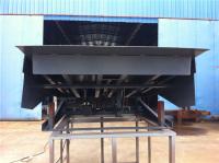 China Hydraulic Telescopic Dock Leveler With Retractable Lip Cover Bigger Range Between Truck And Dock for sale