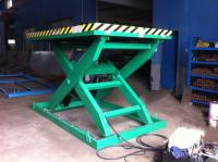 China Green Color,1600mm Height Scissor Lift Dock Leveler 2500mm*3000mm Table Size for sale