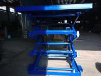 China 2T Hydraulic Scissor Mezzanine Goods Lift Reinforced Anti Skid for sale