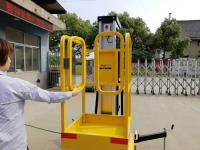 China Anti Skid Mobile Aerial Work Platform High Strong Hydraulic Man Lift Yellow for sale