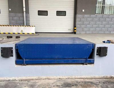 China 13.6T Hydraulic Dock Levelers For Forklift Working for sale
