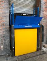 China Hydraulic Electric Scissor Lifting Structure With Checkered Sheet For Wharehouse Loading And Unloading for sale