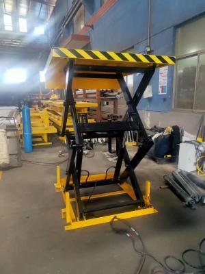 China Hydraulic Scissor Lift 3500KG Loading Dock Lift With Manual Or Electric Lip for sale
