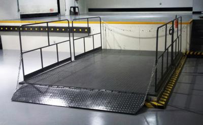 China Hydraulic Dock Lift Platform With Hydraulic Motor 4.5KW,3000KG SWL Is A Loading Bay Equipment for sale