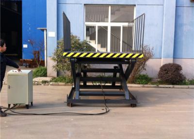 China Truck Unloading Ramp Hydraulic Dock Lift Available In Variety Size And Lifting Capacities. for sale