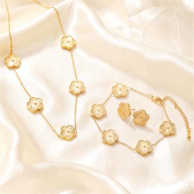 China Stainless Steel Gold Plated Anti-Tarnish Clover Jewelry Set For Girls & Women for sale