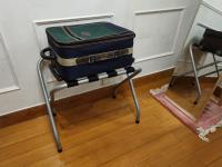 China Chrome Folding Metal Tubular Luggage Case Hotel Display Stand for sale