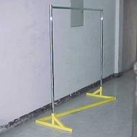 China Industrial Heavy-Duty Metal Clothing Display Rack Free Standing Z Shaped Base for sale
