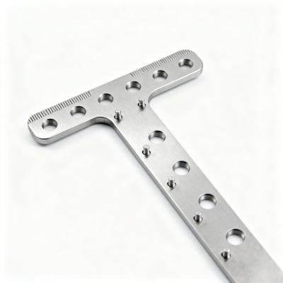 China Precision CNC Machining Titanium Alloy Fracture Fixation Plates Ra 0.6μm Medical Implant for sale
