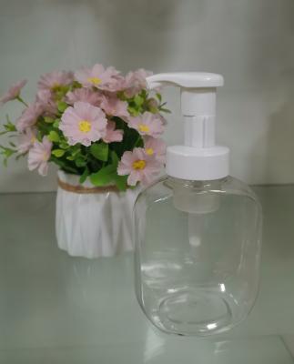 China Foam Pump Bottle With Transparent Housing Clip Lock Adjustable Output for sale