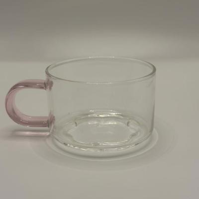 China Borosilicate Glass Water Cup Amber Handle Thermal Shock Resistant for Hot Cold Drinks for sale