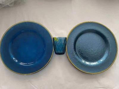 China OEM Blue Glass Dinner Plate Charger Plate Elegant Design for Stylish Dining Settings for sale