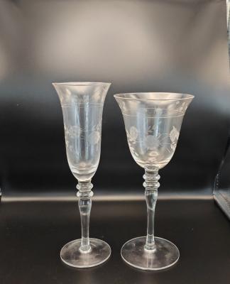 China Bloom Relief Stemmed Glass Pair Floral Pattern Collar Stem for sale