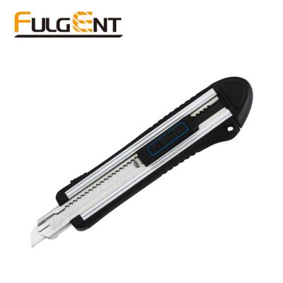 China 12 Breakable Blade Retractable Box Cutter 18mm 5pcs Self Retracting Razor Knife for sale
