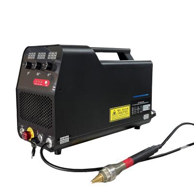 China Mini QCW Portable 600W Laser Welding Machine 1200W Peak Power Made in China for sale