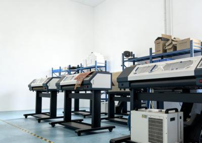China High Precision Vinyl Laser Cutting Machine For DIY Textile / Cloth Design for sale