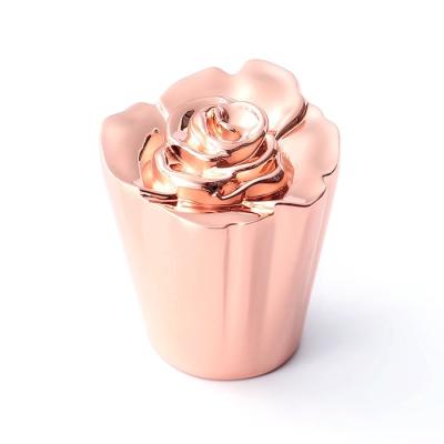 China Modern Luxury Unique Design Plating Gold Color Zinc Alloy Die Casting Perfume Bottle Caps Fits Most Bottles As Requested Design for sale
