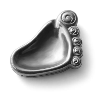 China Fashion Creative Practical Silver Grey Plating Process Die Casting Zinc Alloy Vintage Pocket Ashtray 6.5*9cm for sale