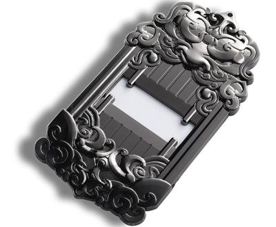 China Customized Pattern Zinc Alloy Bottle Opener in Creative Metal Die Casting for Exquisite Design and with Luxury Style for sale