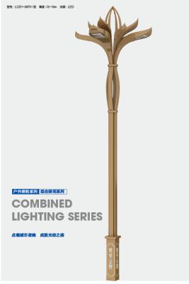 China Outdoor High Mast golden Street Light led solar street light 80W - 240W For Various Urban city Roads for sale